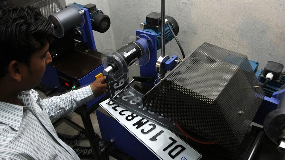Vehicle makers to mandatorily provide high-security plates | Latest ...
