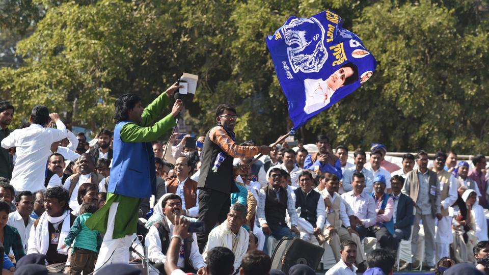 BSP plays spoiler for Congress and BJP, faces desertion of some core ...