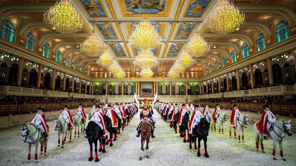 Photos: Exclusive riding clubs, horse towns as China saddles up ...