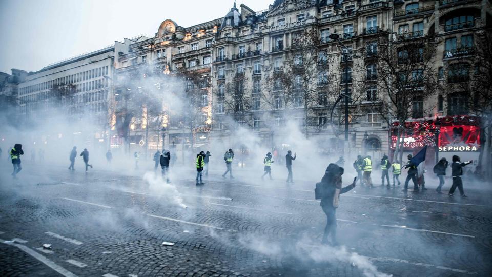 Police fires teargas at ‘yellow vest’ protesters in Paris | World News