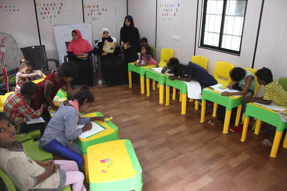 Mumbra station: Platform school on track with 30 students | Mumbai news
