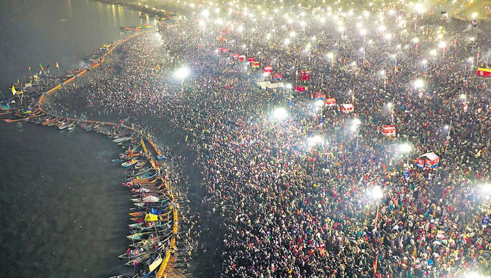Over a dozen injured in stampede in Kumbh Mela area | Latest News India