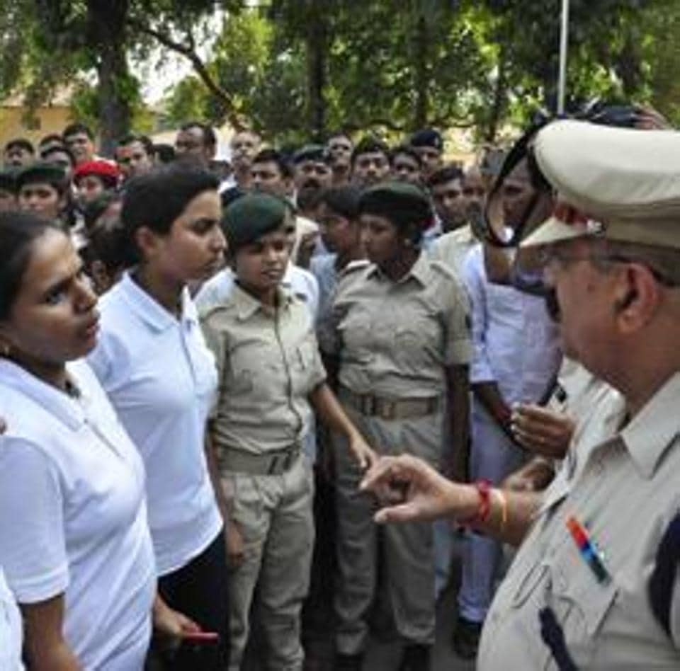 Gurugram women cops to wear artificial jewellery to trap chain ...