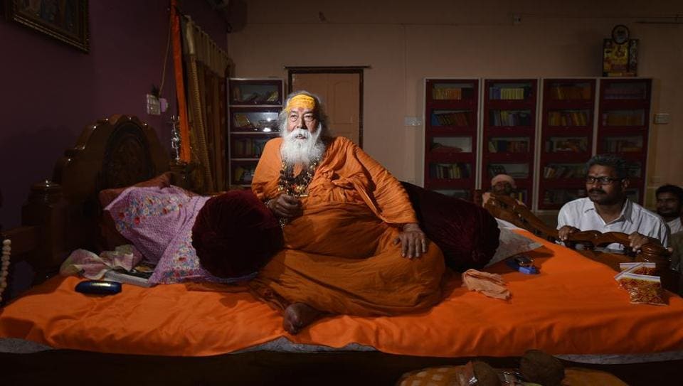 Swaroopanand defers Ayodhya march in 'national interest' | Hindustan Times