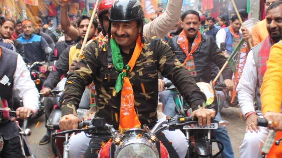 Manoj Tiwari wears military fatigues at BJP bike rally, draws ...
