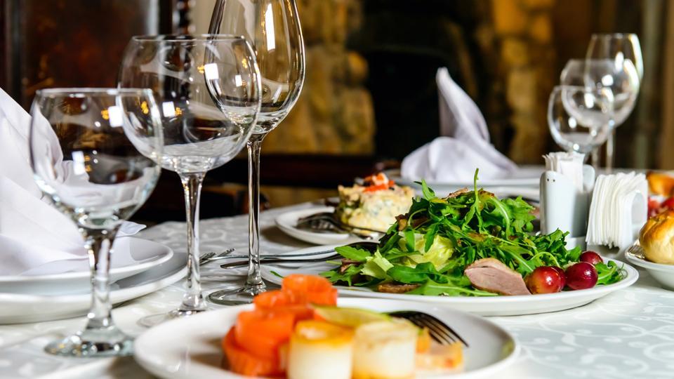 Hot food, a dry wine and an old brandy | Hindustan Times