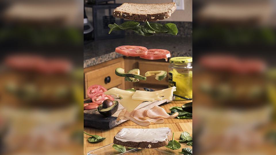 Woman’s pic of floating sandwich and trick behind it amazes Twitter ...