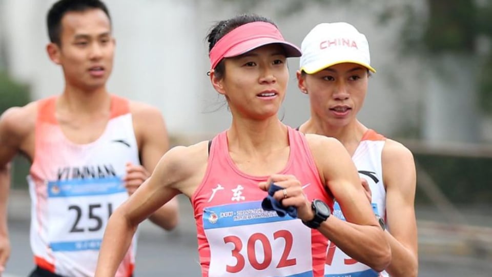 Olympic champion Liu Hong breaks 50km race walk world record ...