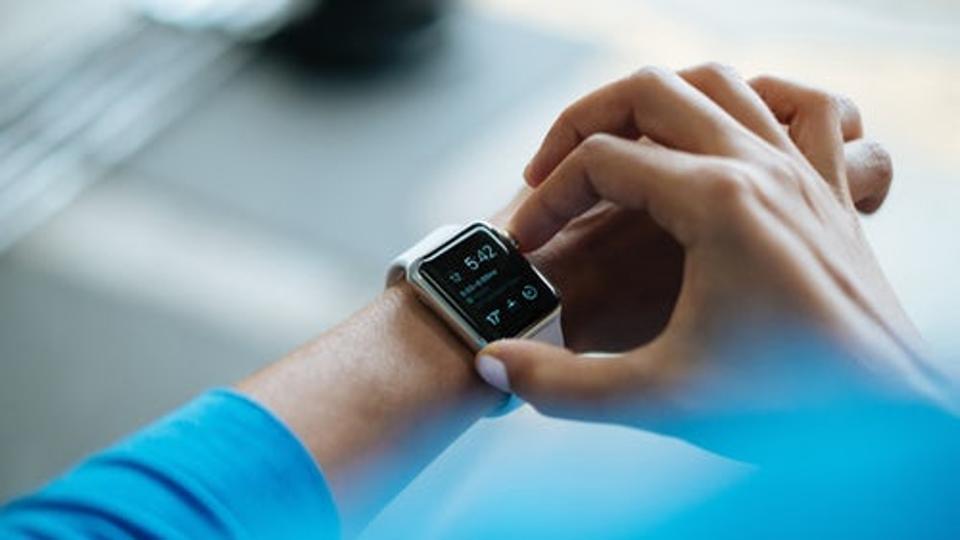 Apple Watch detects irregular heart beat in large U.S. study | Health