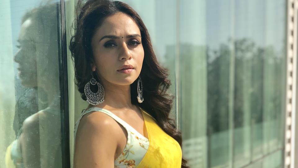 I admire Satish Rajwade’s unbiased nature: Amruta | Hindustan Times