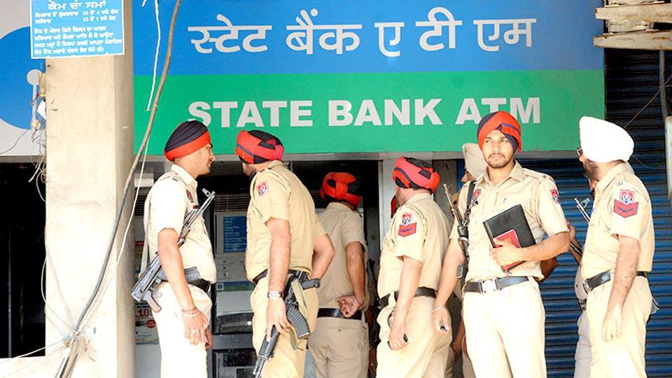4 held for trying to break open ATMs in Delhi | Latest News Delhi ...