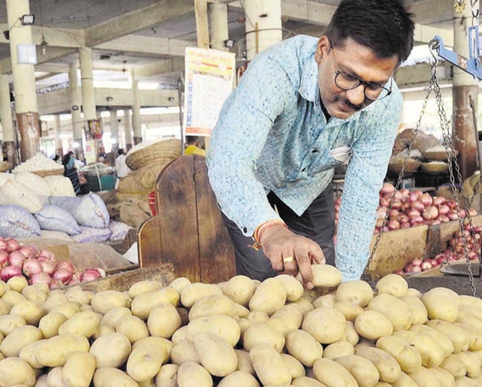 Market watch: Customers feel the pinch as vegetable prices soar in Pune | Hindustan Times