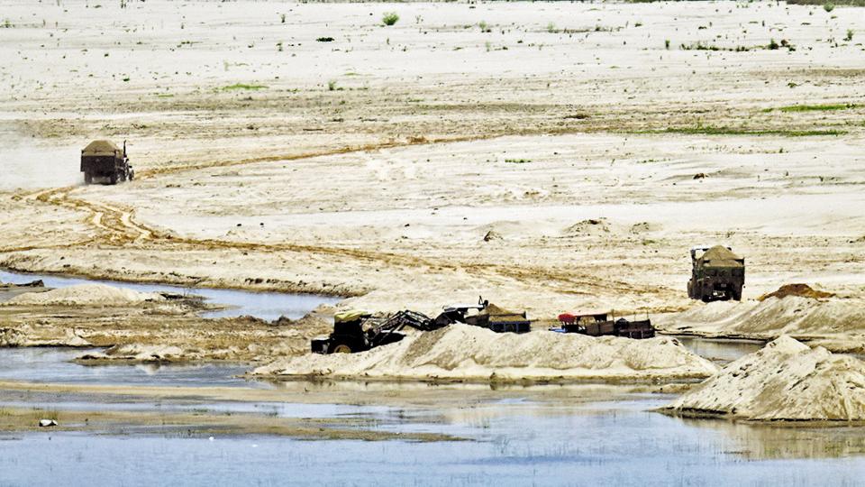 UN: India, China are hot spots for illegal sand mining | Mumbai news ...
