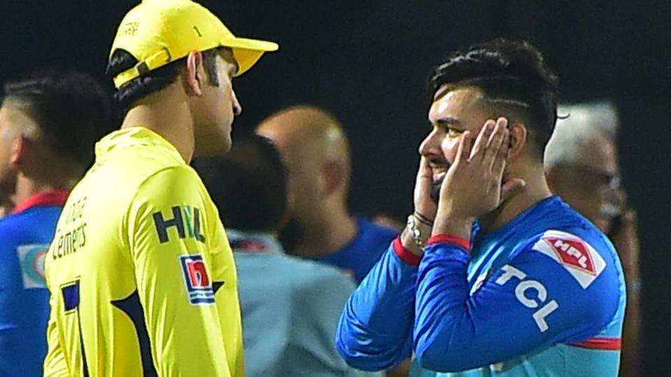 IPL 2019: MS Dhoni shares tips with Rishabh Pant after Chennai Super ...