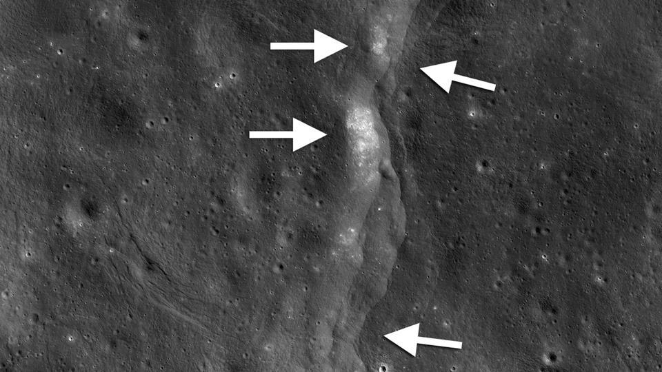 Moon is gradually shrinking, is tectonically active, shows study ...