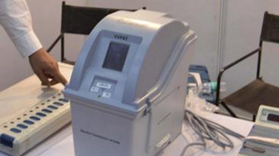 Ex-MLA to move EC over entry into polling stations - Hindustan Times