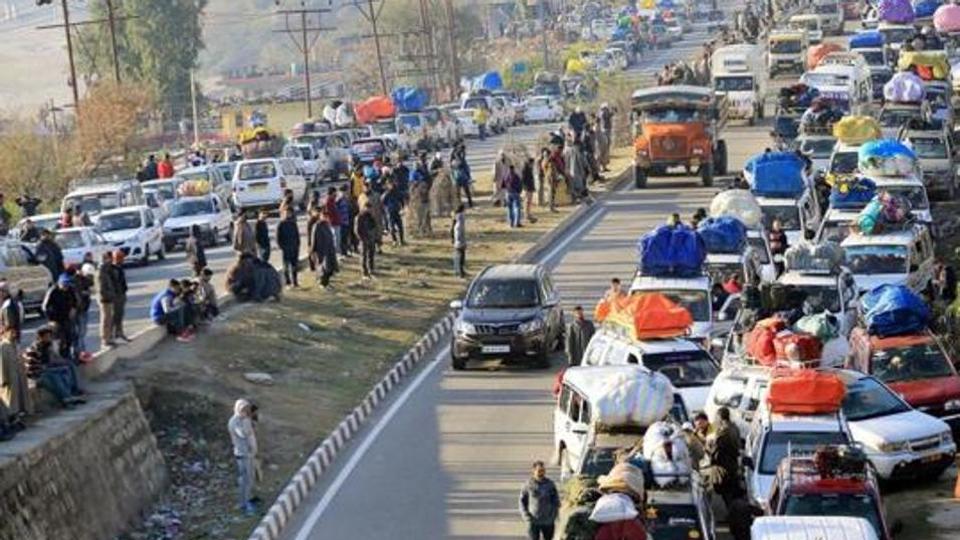 Landslide hits Jammu-Srinagar national highway, traffic suspended ...