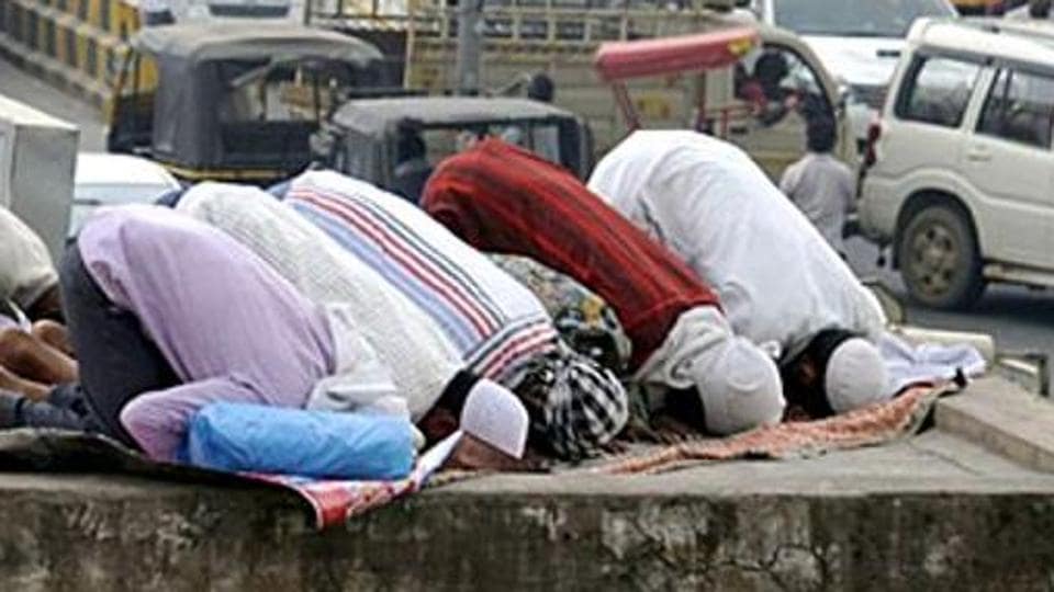BJP MP demands action against those who block roads while offering ...