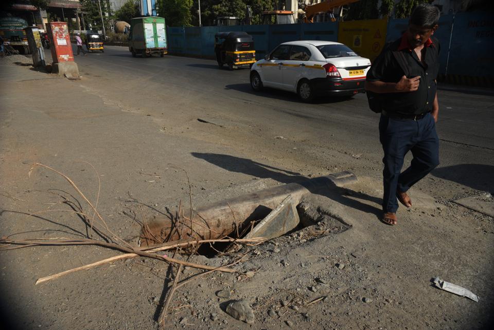 HT monsoon audit: Tree falls, open manholes, bad footpaths continue to ...