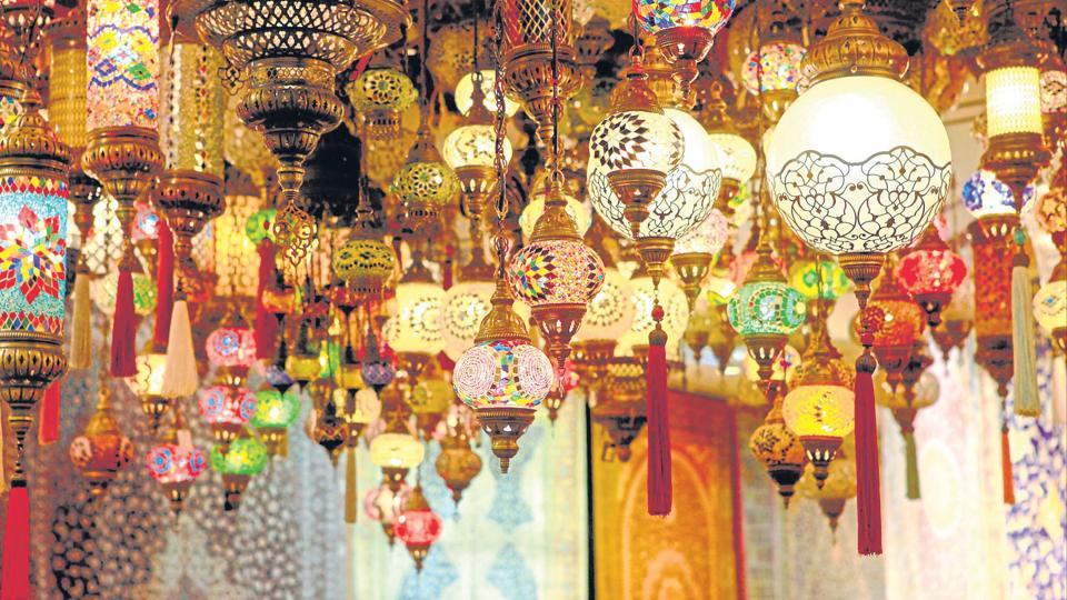 The art of mood lighting: How to pull off the perfect setting for an ...