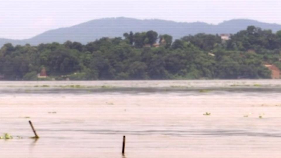 Assam floods: Brahmaputra breaches danger mark | Hindustan Times