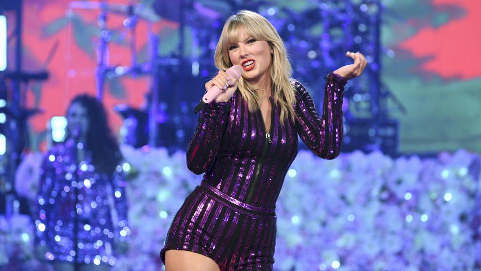 Man with baseball bat, lock-picking tools arrested outside Taylor Swift ...