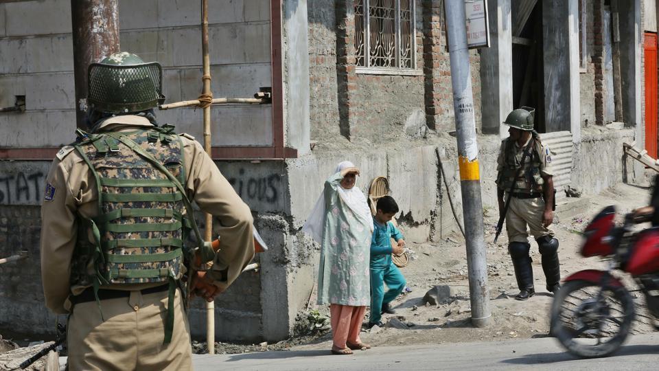 Airlines advised to be ready to run extra flights from Srinagar: Report ...