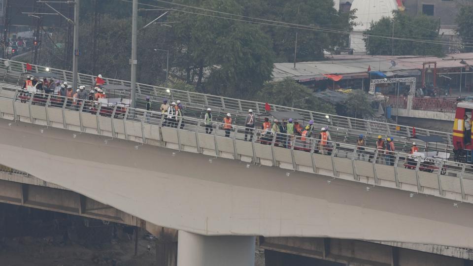 Government nod to service extension of LMRC MD | Hindustan Times