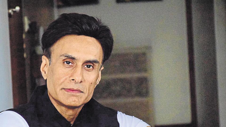 Theatre, always terrifying: Actor Arif Zakaria - Hindustan Times