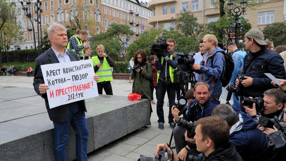 Russian opposition to defy authorities with fresh protests | World News