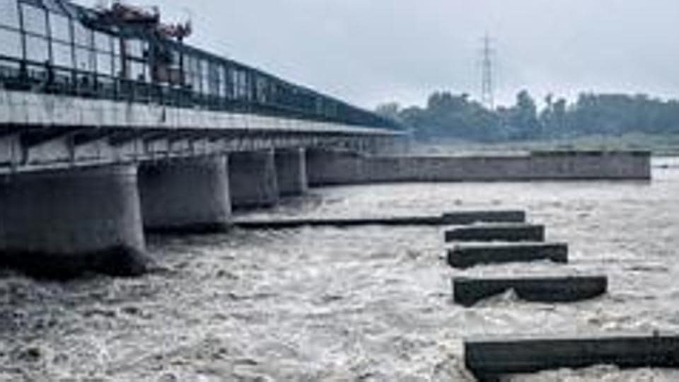 Flood advisory for villages in Noida on Yamuna and Hindon banks ...