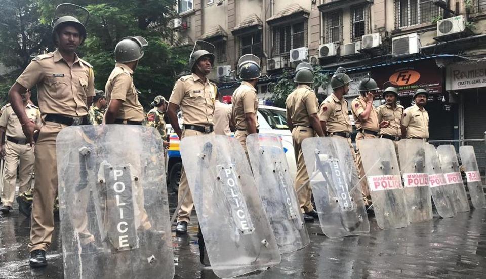 Raj Thackeray to be questioned shortly, Mumbai police on alert | Latest ...