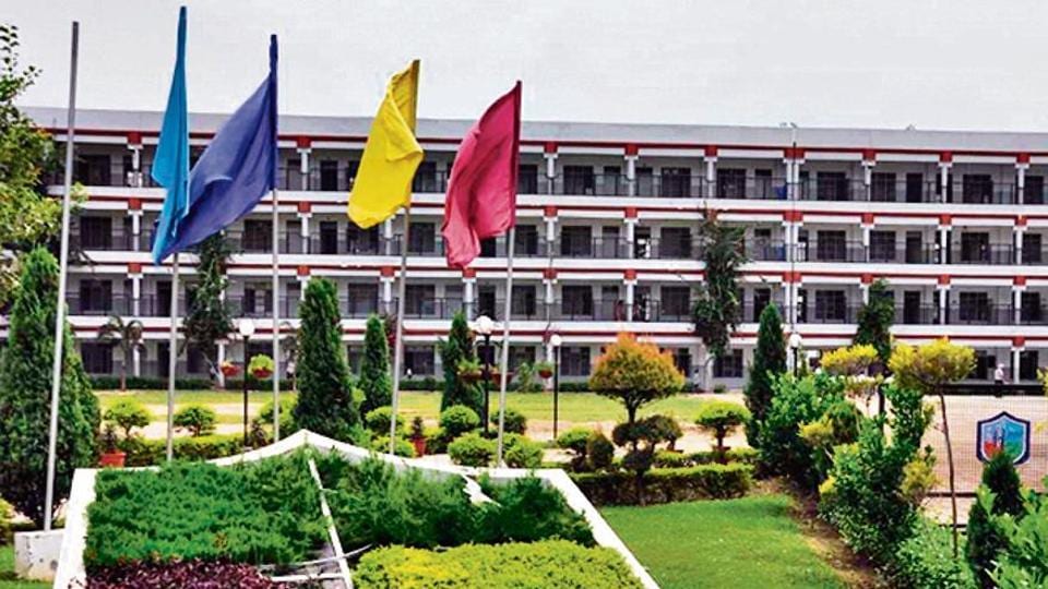 Focus on self-reliance at Police DAV Public school | Hindustan Times