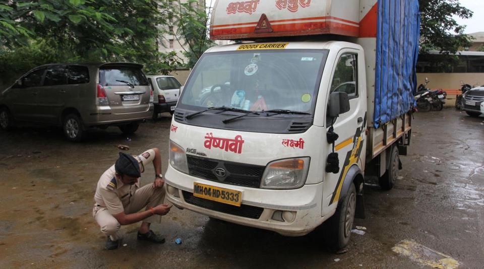 Tempo driver dies after vehicle topples on Thane- Nashik road | Mumbai news