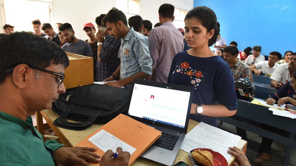 DU’s School of Open Learning: Students’ body claims mismanagement ...