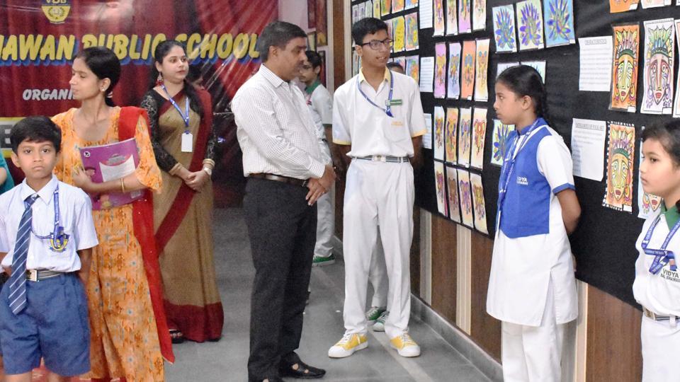 Art exhibition held at Vidya Bal Bhawan school in Delhi | Hindustan Times