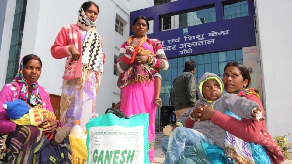 Report reveals widespread abuse of women during childbirth | Hindustan ...