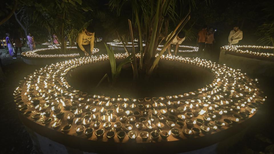 UP govt asks schools to celebrate ‘Deepotsav’, 102 schools to be ...