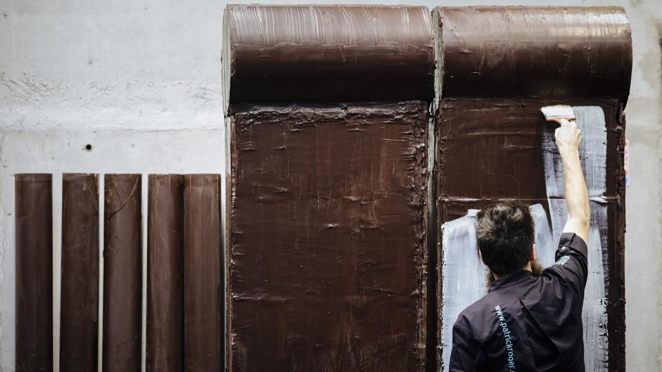 PHOTOS: A chocolate Berlin wall to mark the upcoming 30th anniversary ...