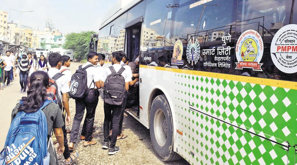 Saving PMPML, part 3: E-bus over-crowding, breakdowns worry commuters ...