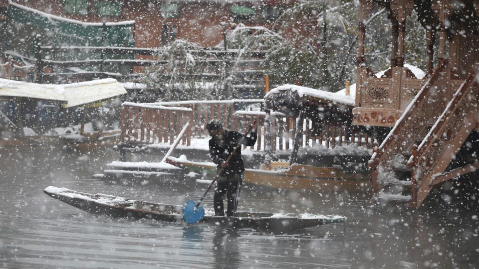 Photos: Snow blankets Himalayan regions, brings respite to Delhi ...