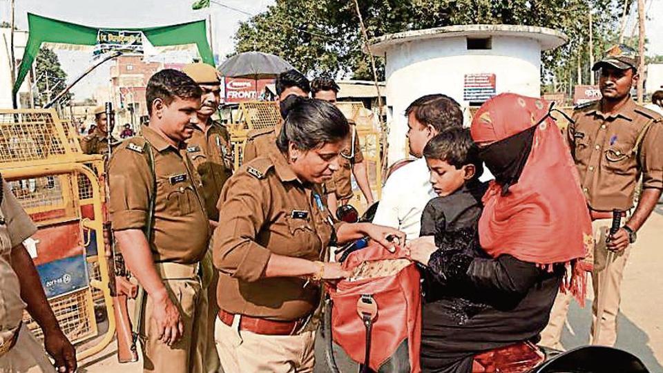 Security in top gear in Ayodhya before SC judgment today | Hindustan Times