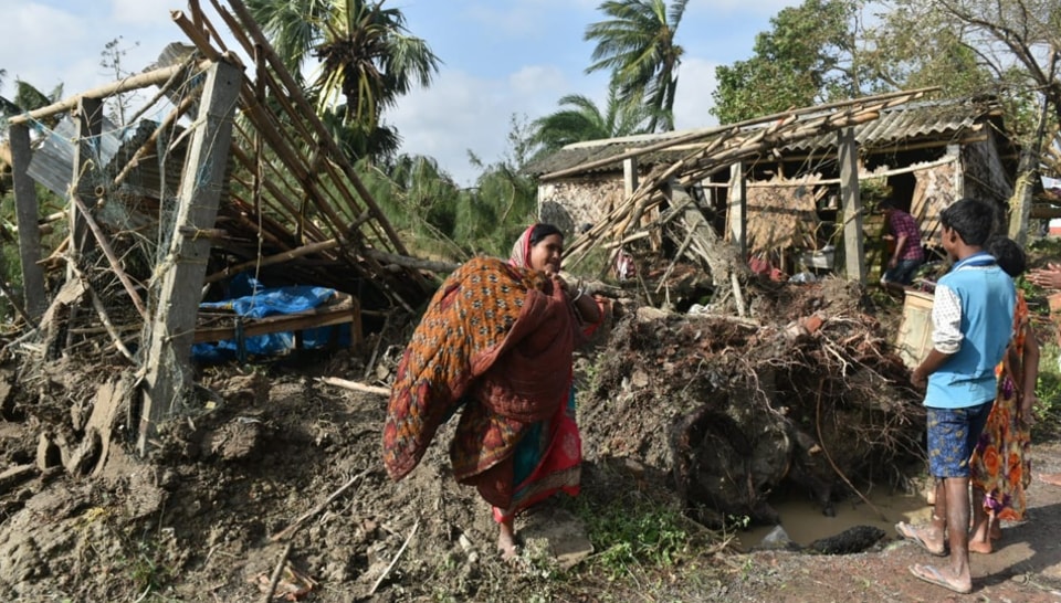 Cyclone Bulbul kills 9 in Bengal, Odisha; PM Modi offers help to two ...