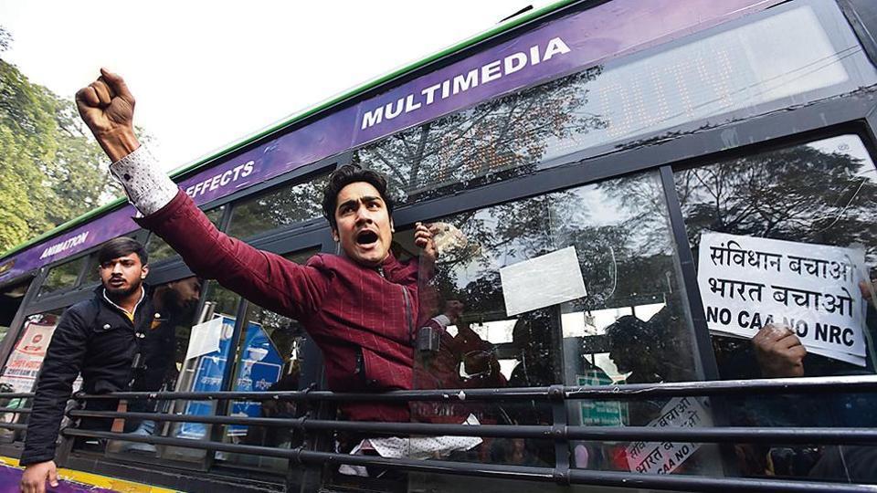 CAA protest peaceful, 350 detained in Delhi | Latest News India