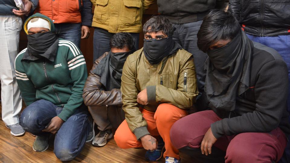 ‘Oil leak trick’ gang busted in Panchkula - Hindustan Times
