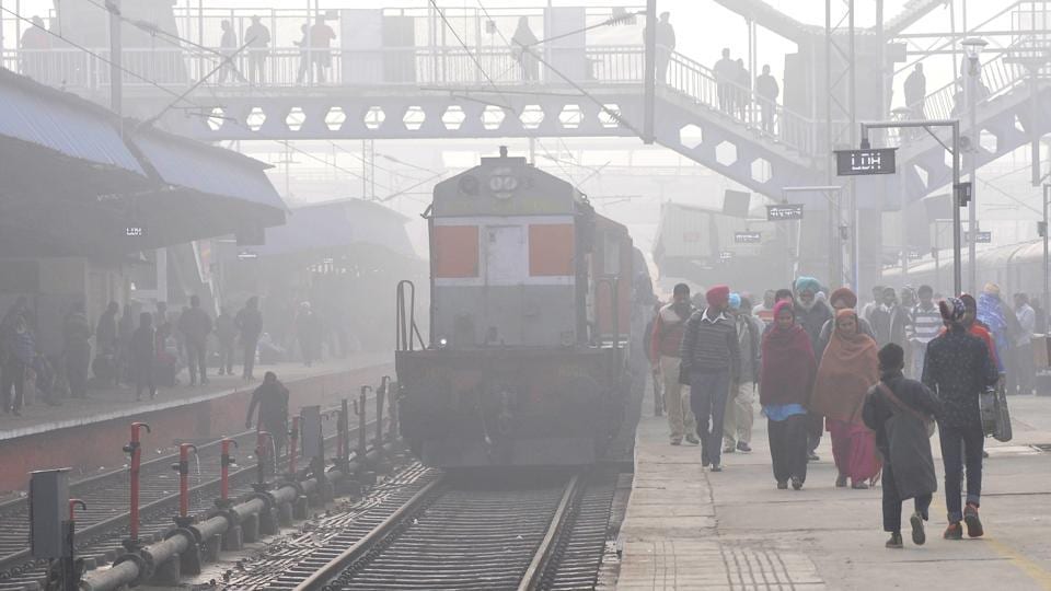19 trains running late due to low visibility in Northern Railway region ...