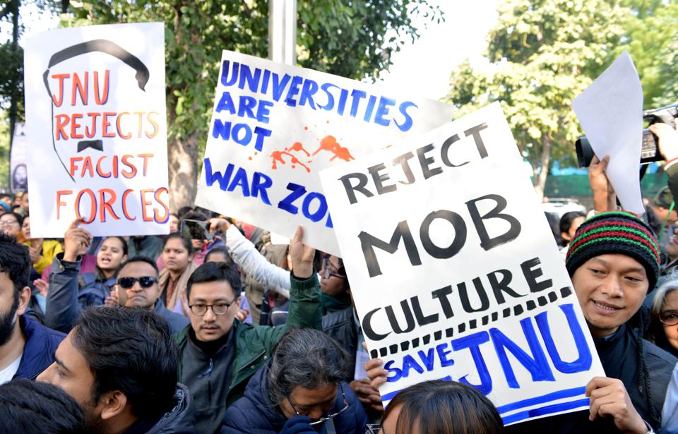 JNU protestors get support from Pakistan students | Latest News India