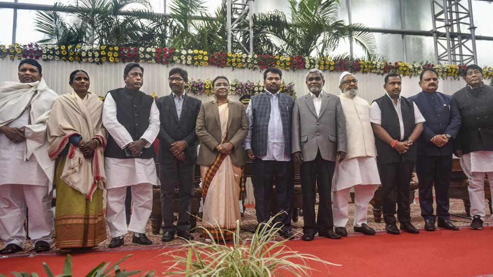 Jharkhand cabinet expanded, 7 take oath as ministers - Hindustan Times