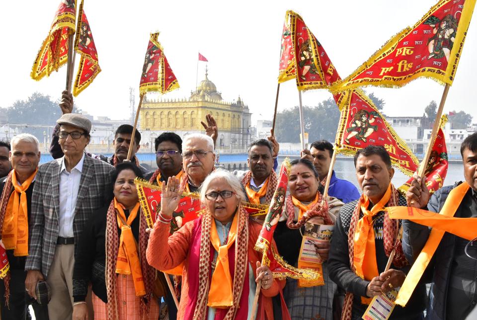 24 Hindu pilgrims leave for Katas Raj temple in Pakistan | Hindustan Times