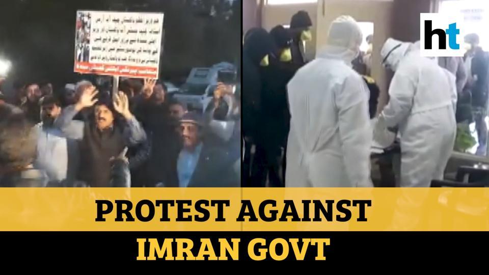 Coronavirus: Kin of Pakistani students stranded in Wuhan protest ...